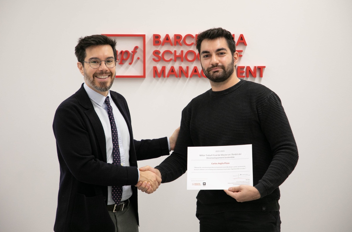 The Agbar Chair presents the Award for the Best Master’s Thesis in the Field of Sustainable ...